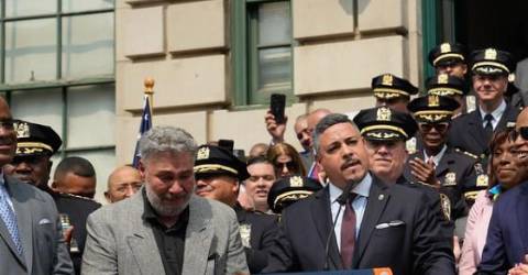 Feds Raid Homes of NYPD Commissioner and Several Top Mayoral Aides